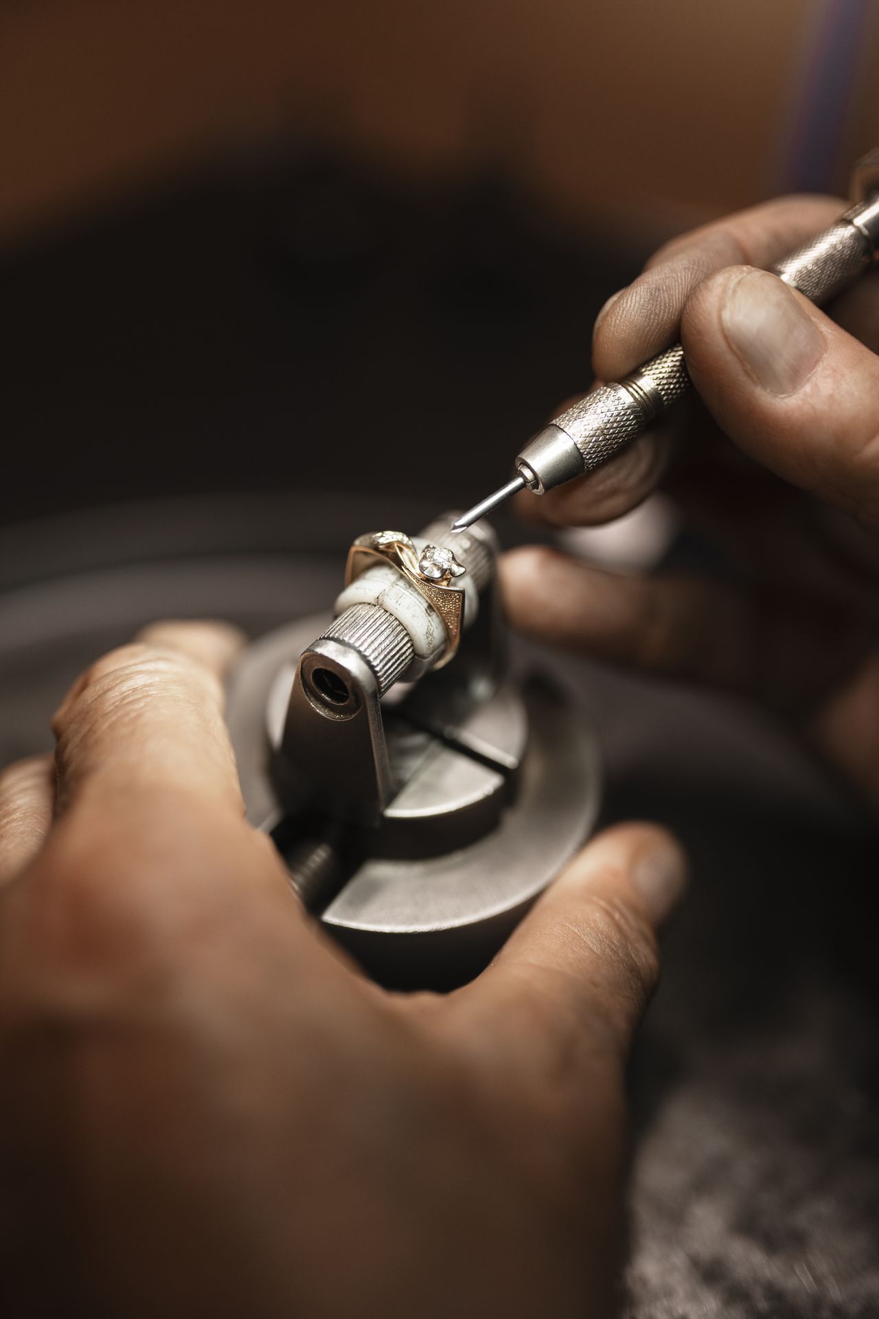 Formation Sertissage Professionnel – École Française de Joaillerie